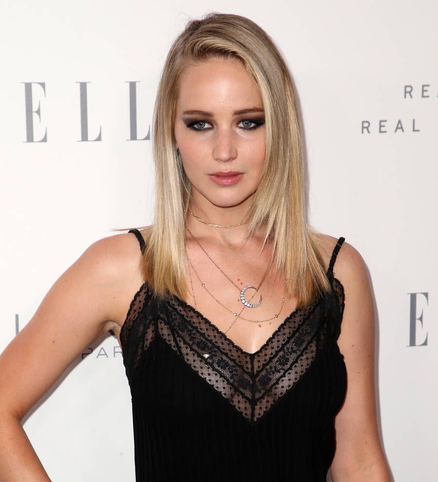 Jennifer Lawrence and Darren Aronofsky reunite for friendly stroll ...